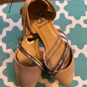Daisy Fuentes | Shoes | Daisy Fuentes Flats | Poshmark